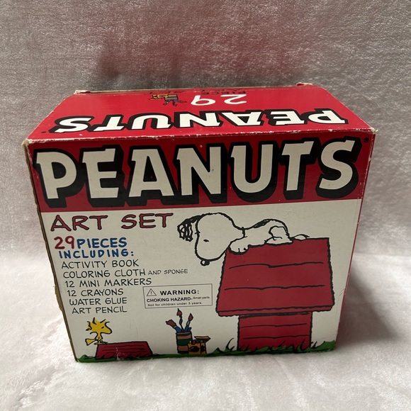 Art | Vintage Peanuts 29piece Art Set Featuring Snoopy And Charlie ...